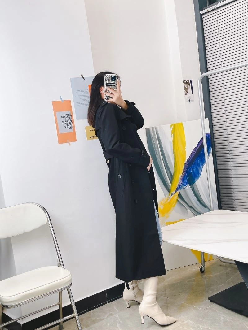 Legit Burberry Outwear
