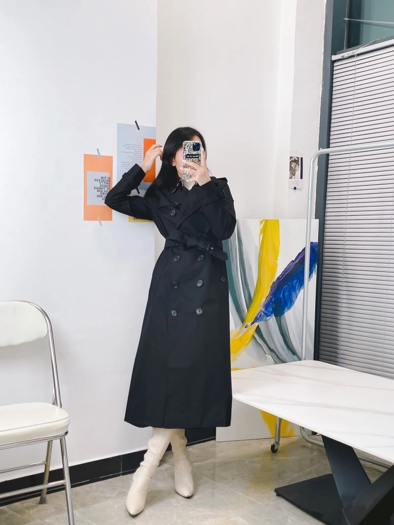 Legit Burberry Outwear