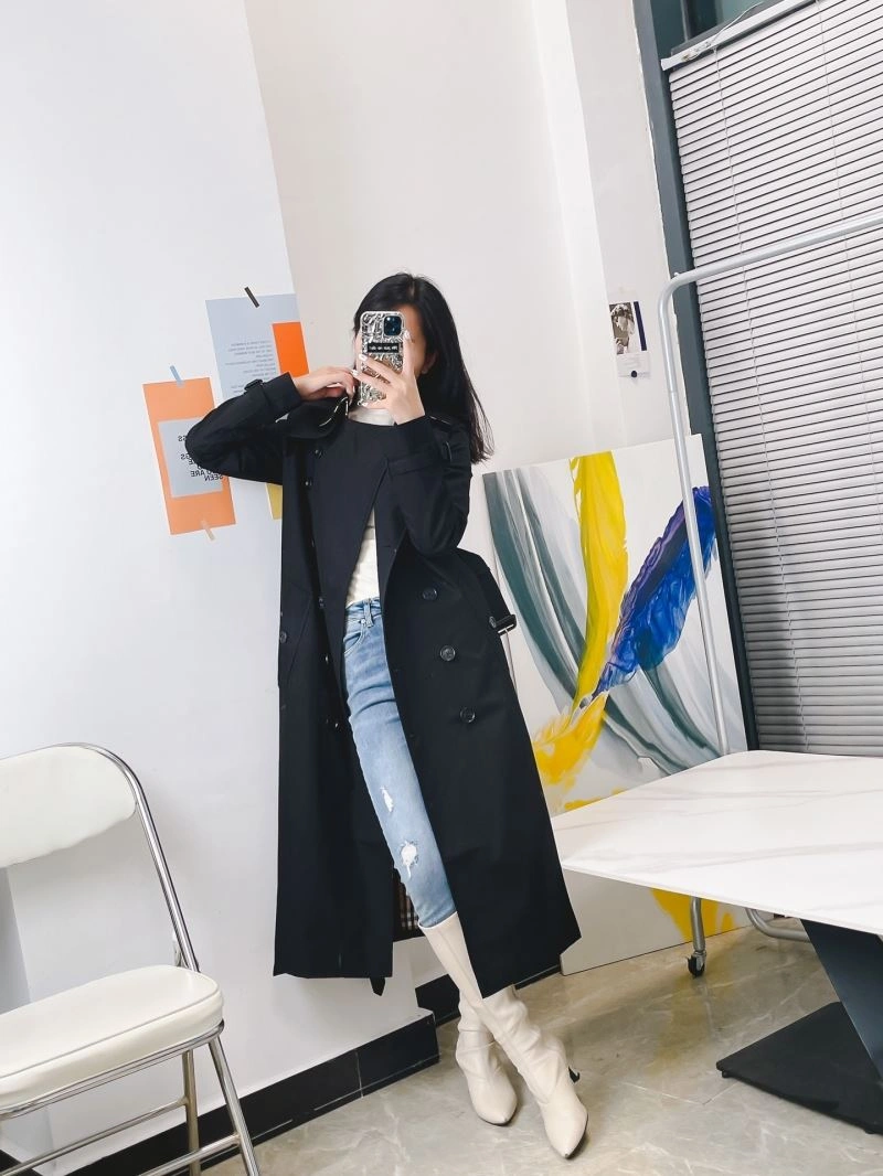 Legit Burberry Outwear
