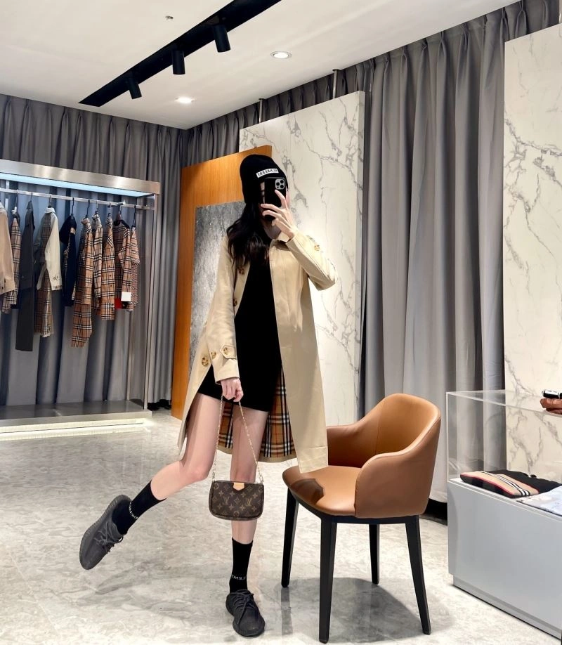 Official Burberry Outwear