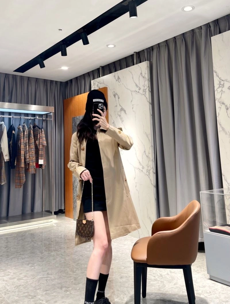 Official Burberry Outwear