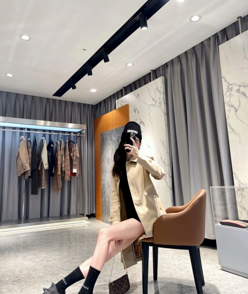 Official Burberry Outwear