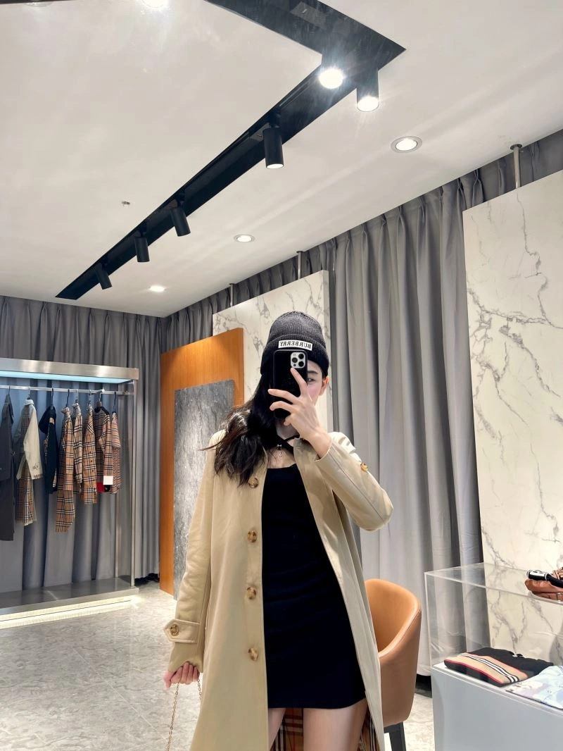 Official Burberry Outwear