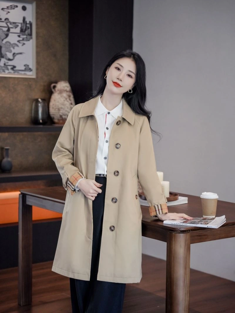 Low-cost Burberry Outwear