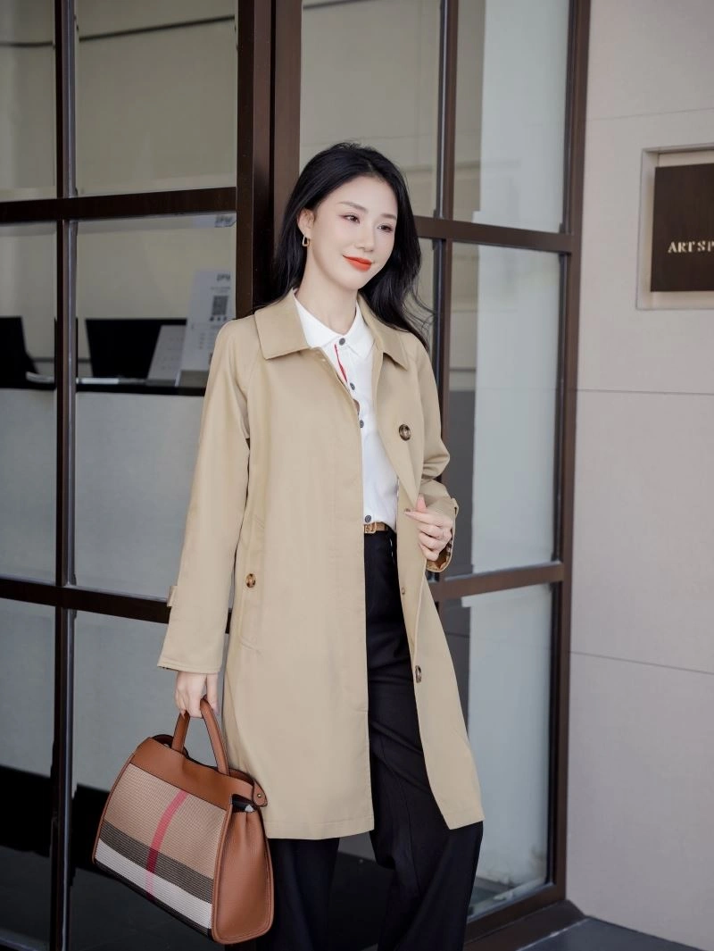 Low-cost Burberry Outwear