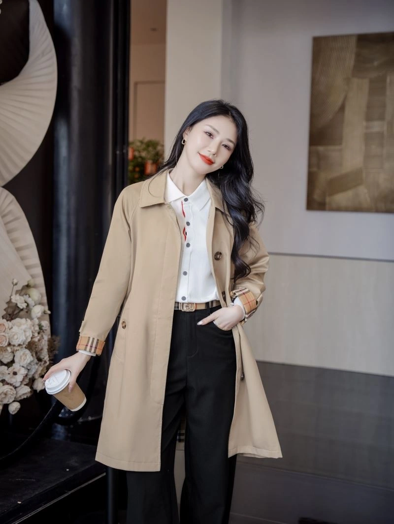 Low-cost Burberry Outwear