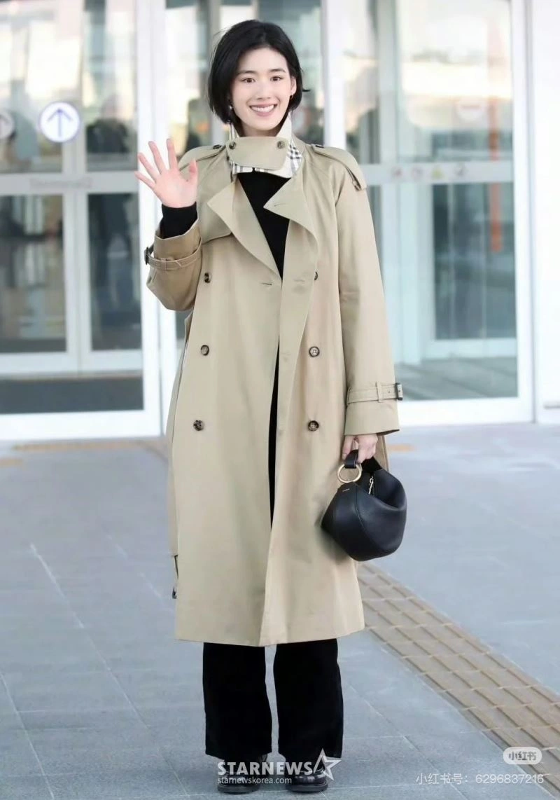 Indistinguishable Burberry Outwear