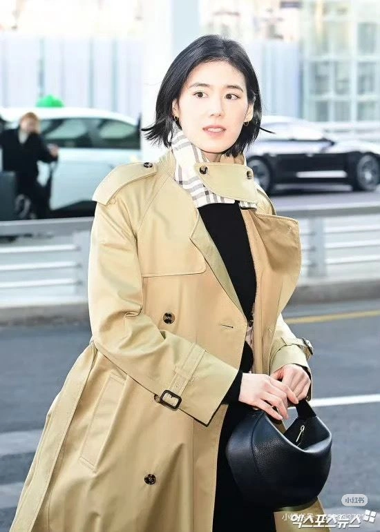 Indistinguishable Burberry Outwear