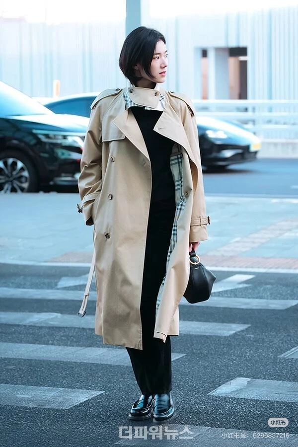 Indistinguishable Burberry Outwear