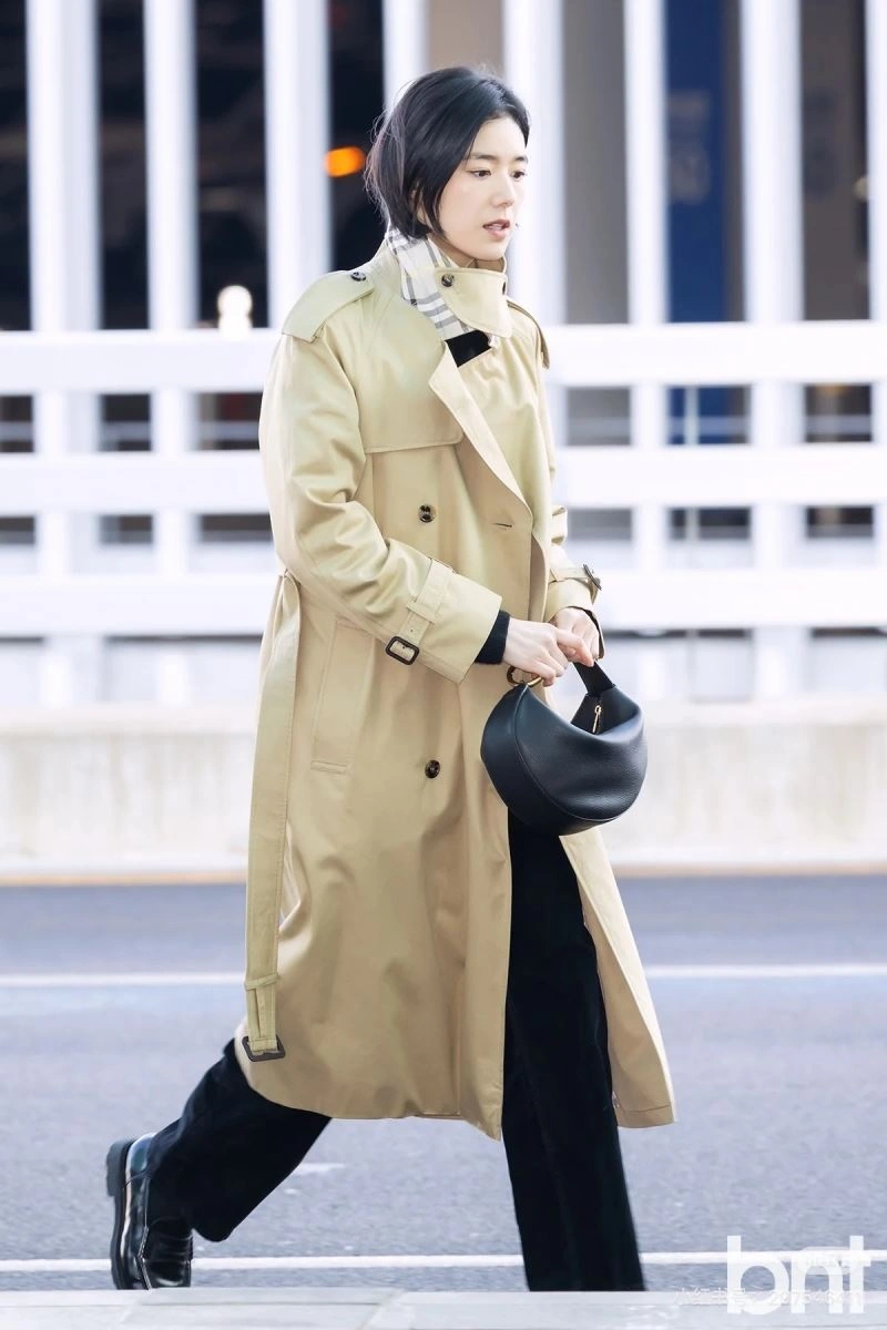 Indistinguishable Burberry Outwear