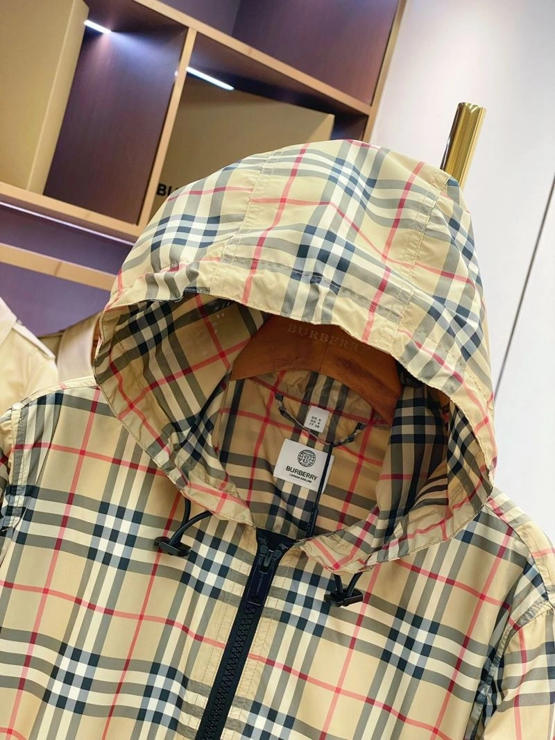 Accurate model Burberry Outwear