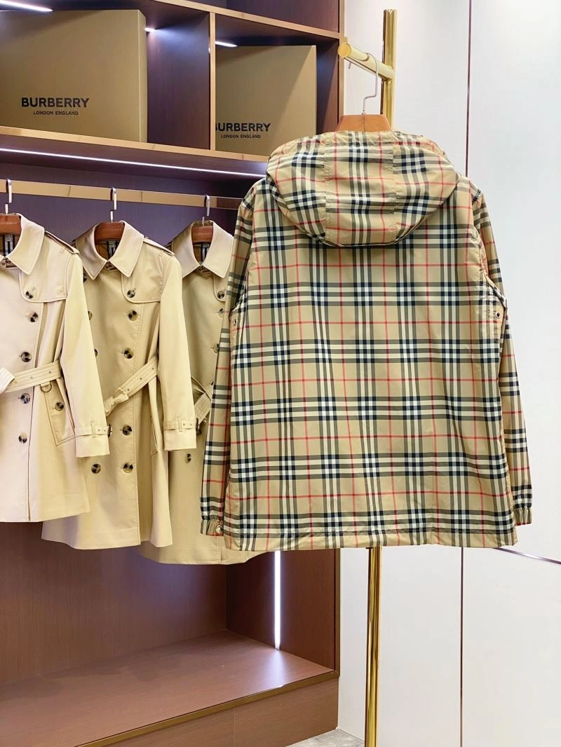 Accurate model Burberry Outwear