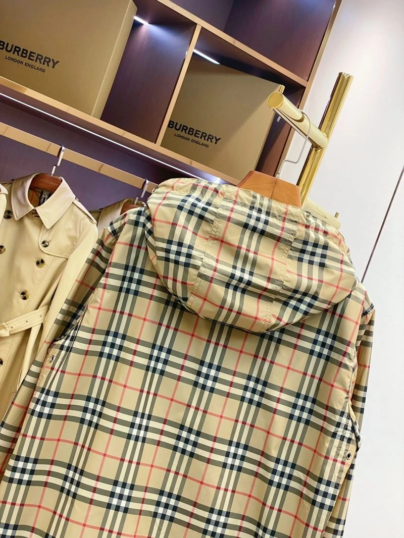 Accurate model Burberry Outwear