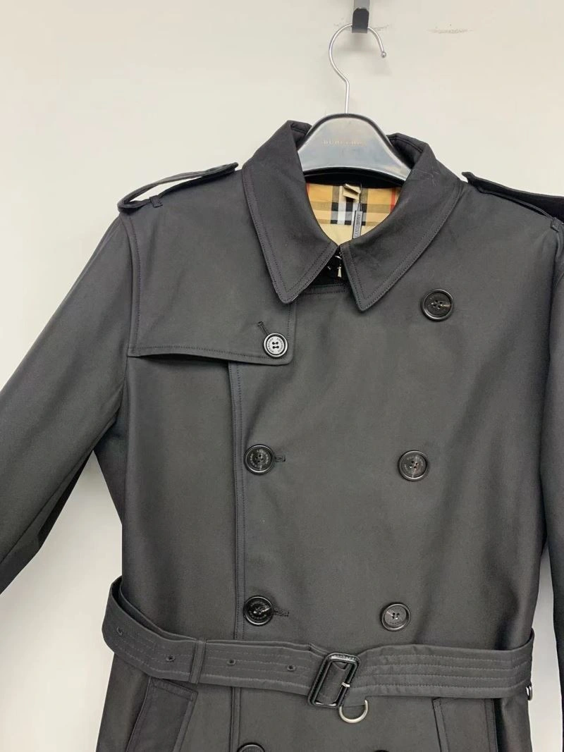 Low-cost Burberry Outwear