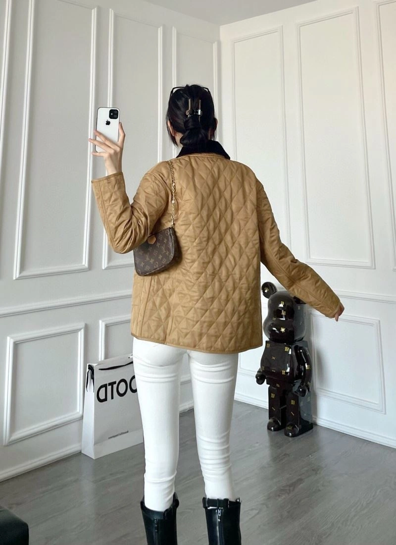 Accurate model Burberry Outwear