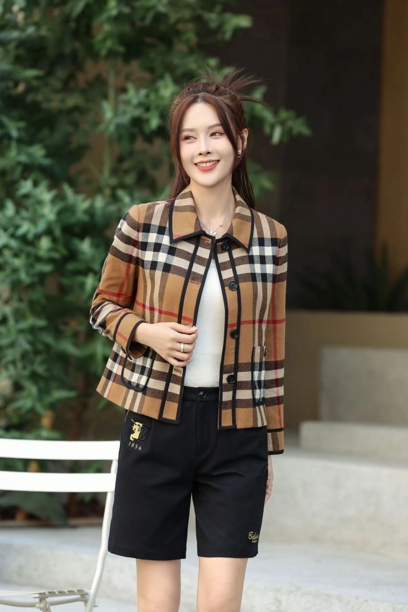Bargain Burberry Outwear