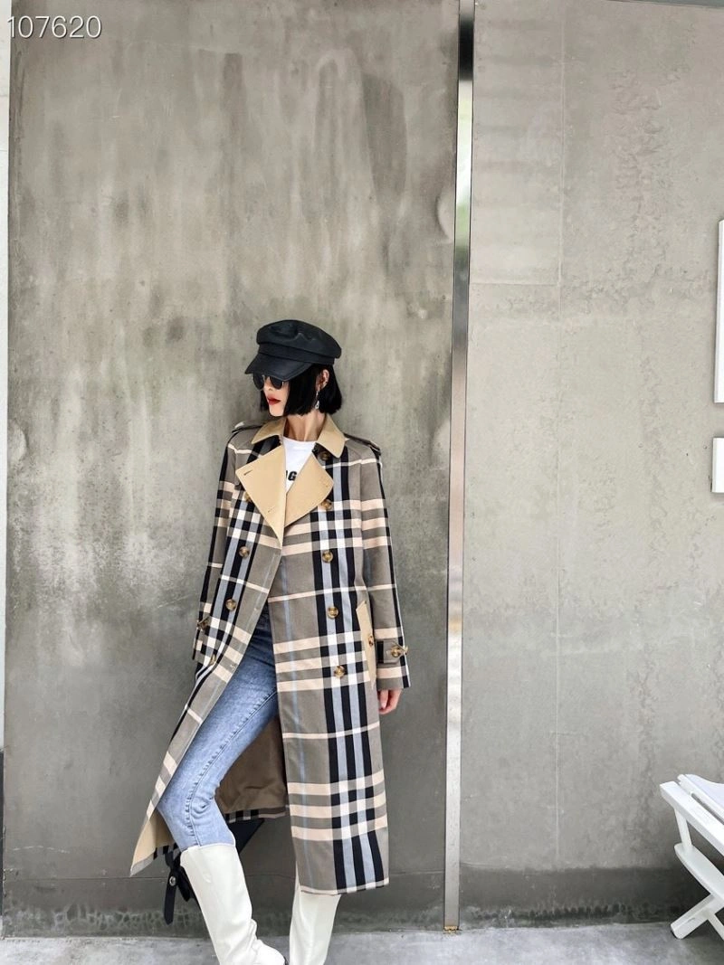 Low-cost Burberry Outwear