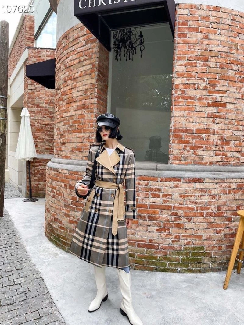 Low-cost Burberry Outwear