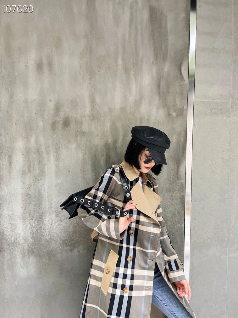 Low-cost Burberry Outwear