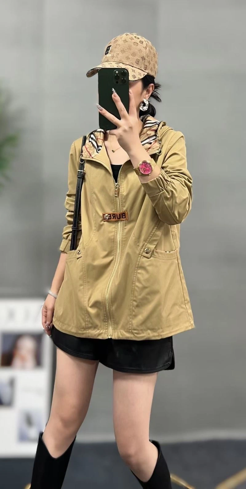 Bargain Burberry Outwear