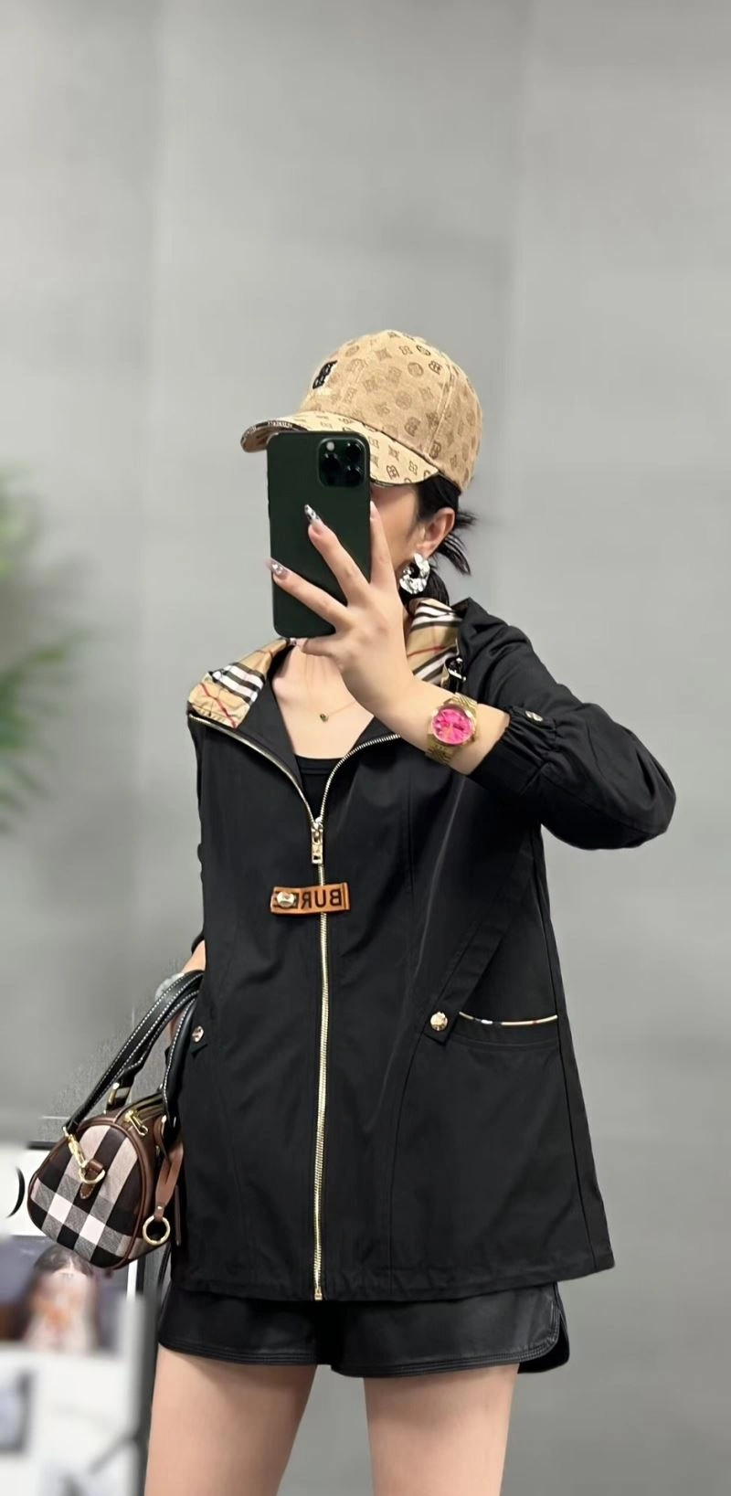 Bargain Burberry Outwear