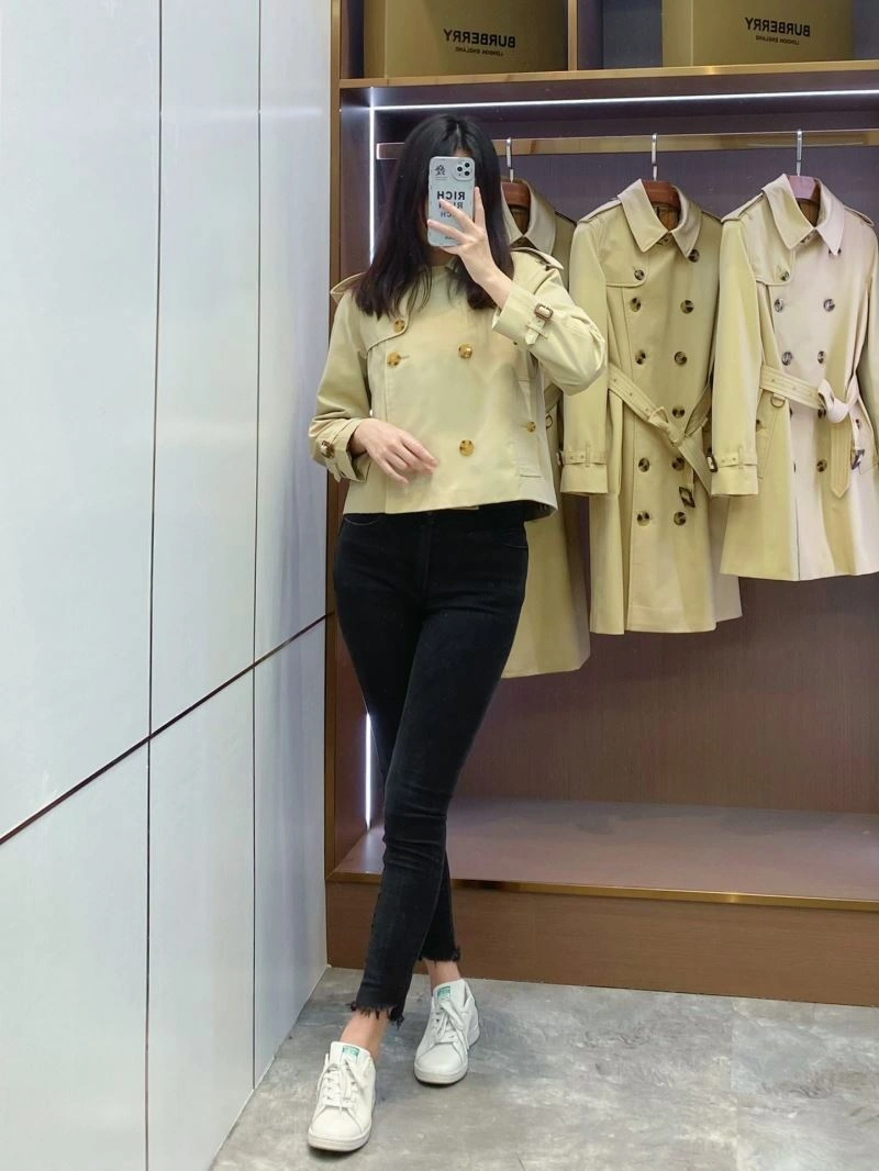 Low-cost Burberry Outwear