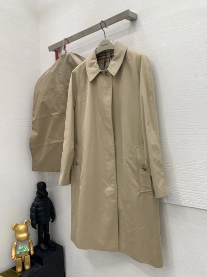 Accurate model Burberry Outwear
