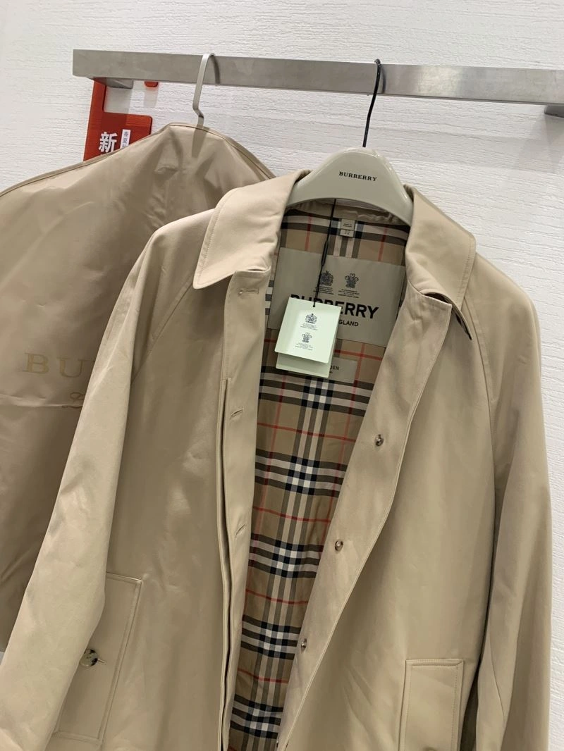 Accurate model Burberry Outwear