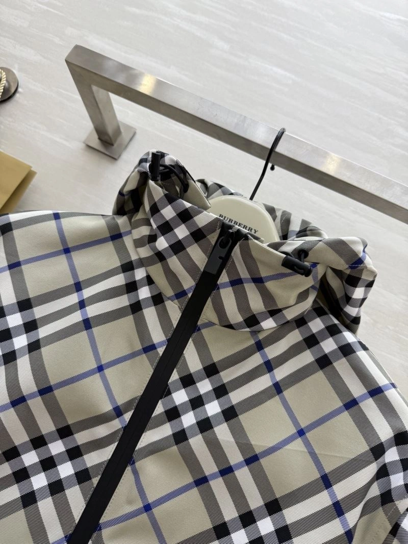 Accurate model Burberry Outwear