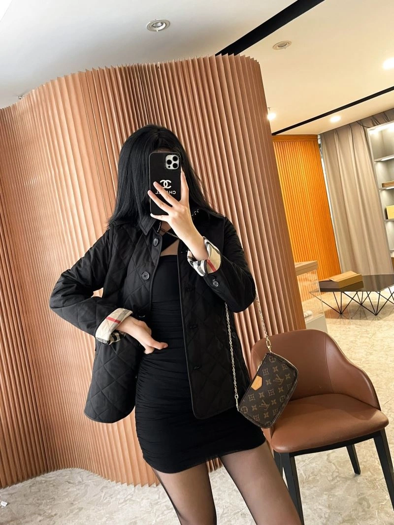 Discounted Burberry Outwear