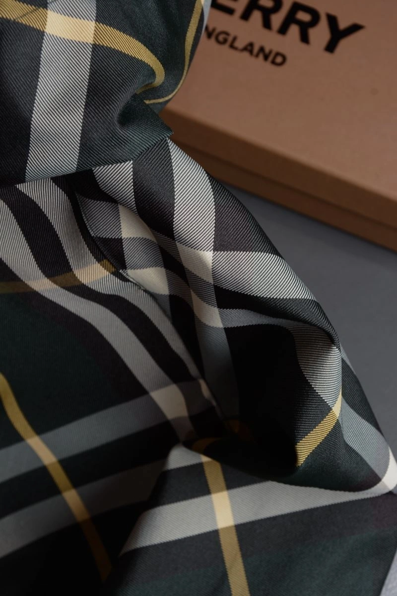 Legit Burberry Outwear