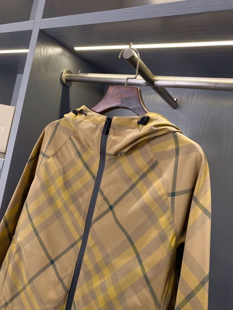 Discounted Burberry Outwear