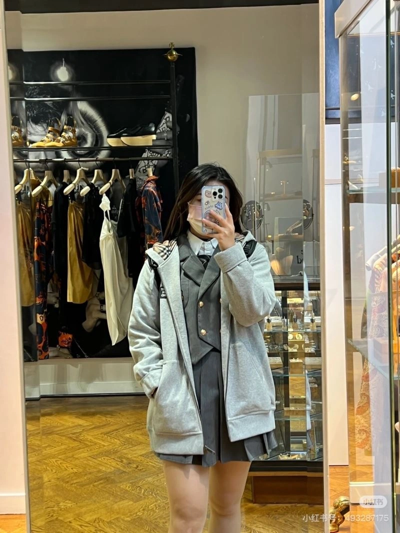 Low-cost Burberry Outwear