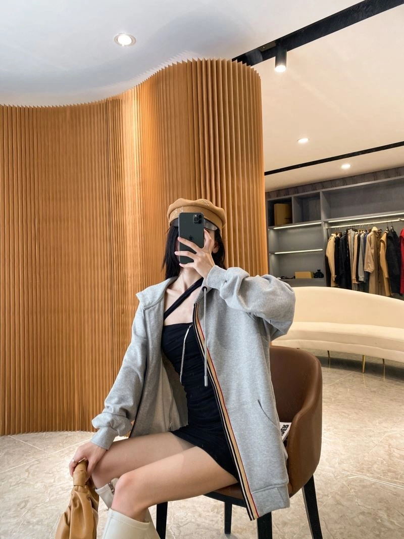 Discounted Burberry Outwear