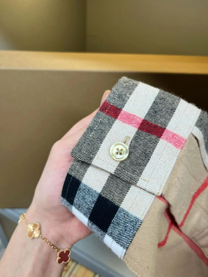 Bargain Burberry Outwear