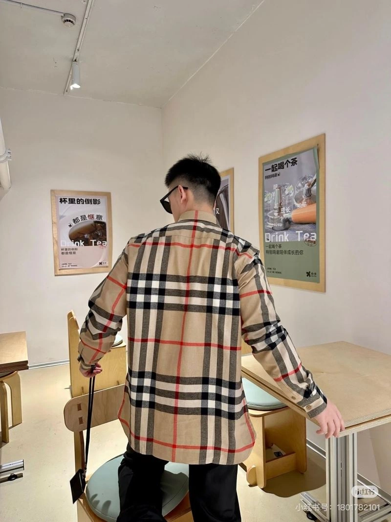 Bargain Burberry Outwear