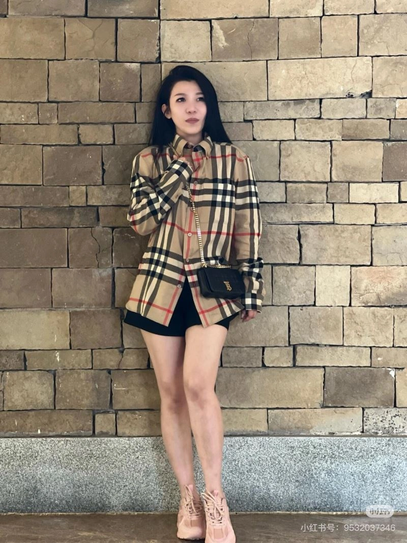 Bargain Burberry Outwear