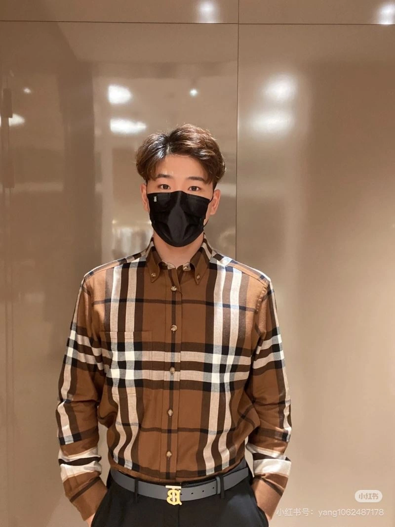 Legit Burberry Outwear