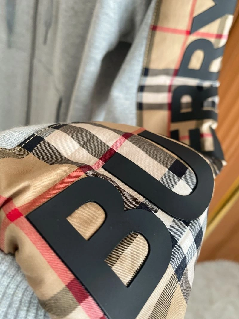 Bargain Burberry Outwear