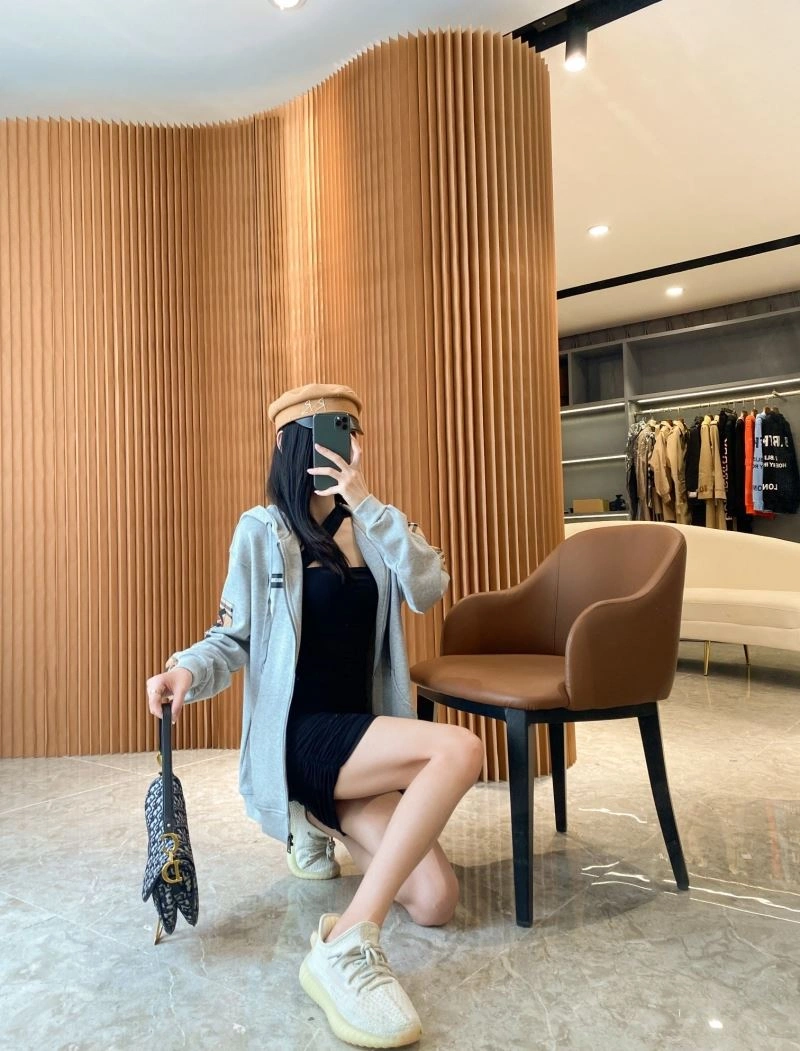 Bargain Burberry Outwear