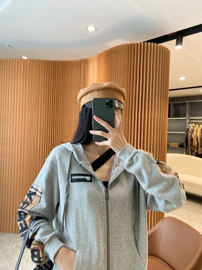 Bargain Burberry Outwear