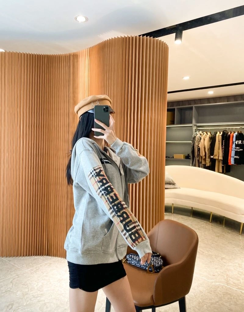 Bargain Burberry Outwear