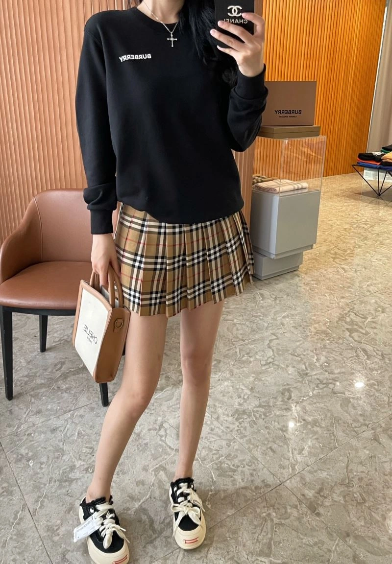 Low-cost Burberry Outwear