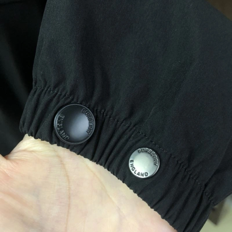 Bargain Burberry Outwear