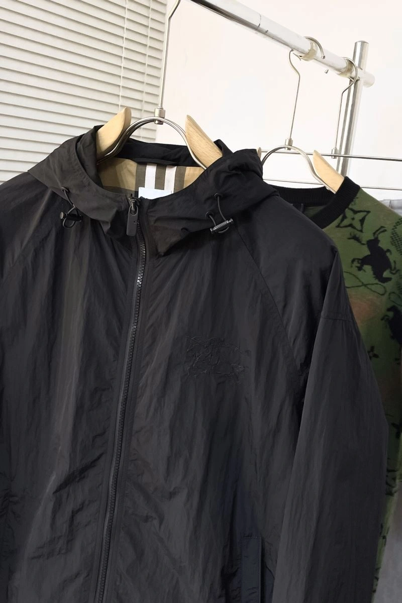 Economical Burberry Outwear