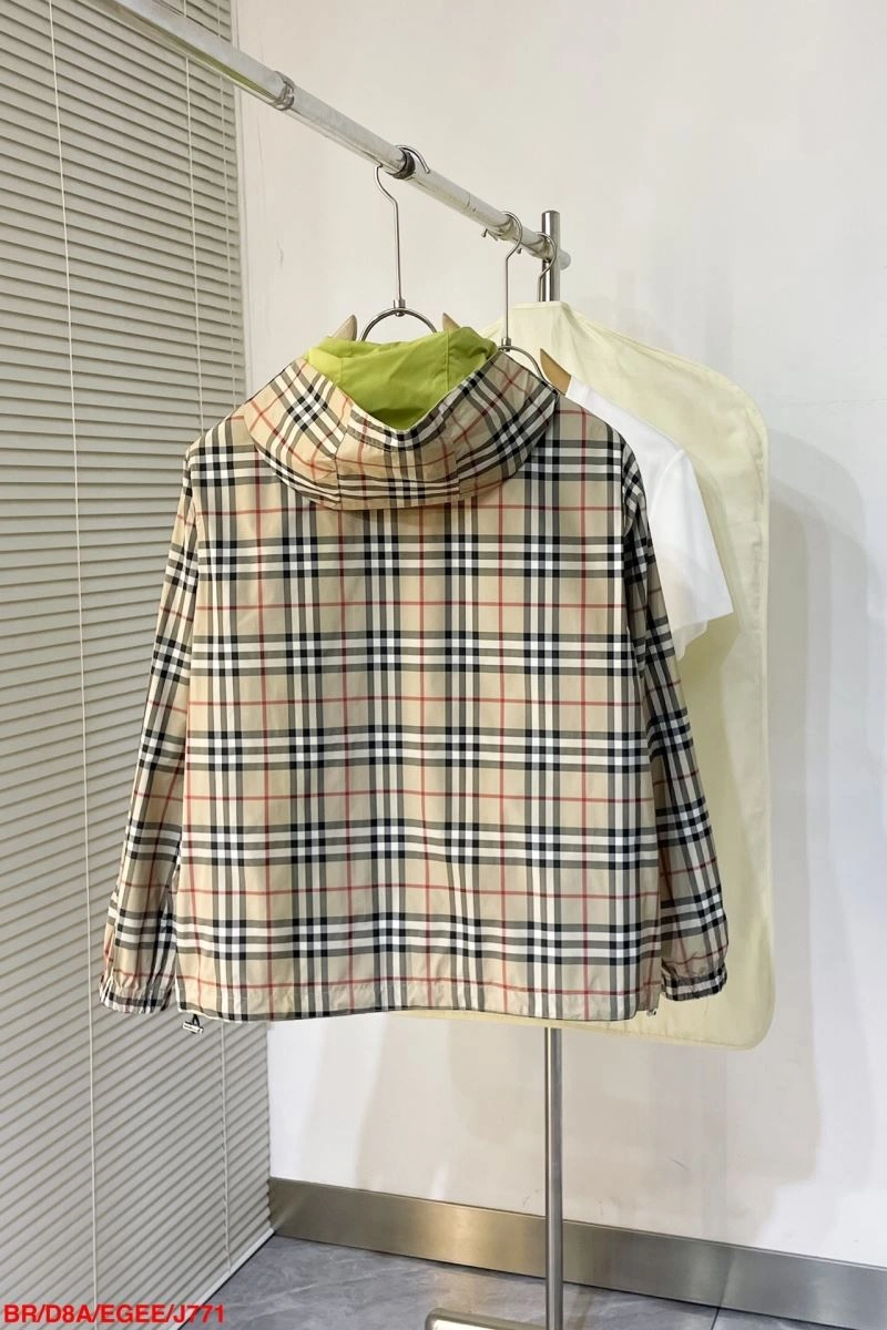 Economical Burberry Outwear
