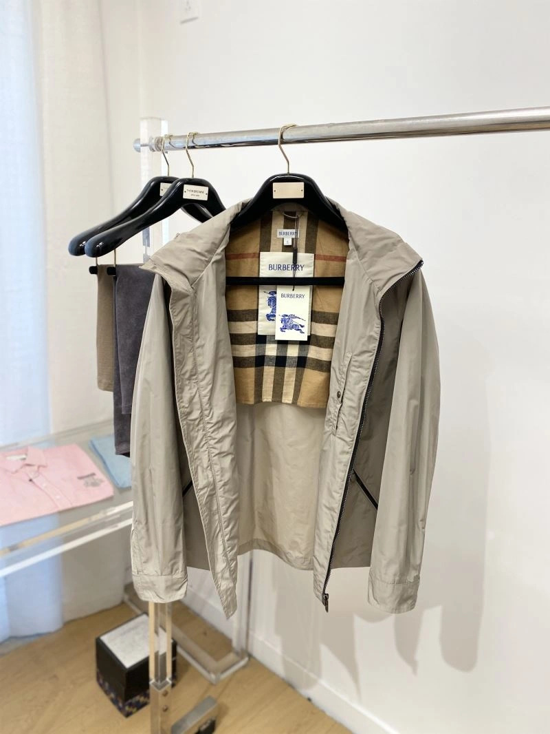 Legit Burberry Outwear