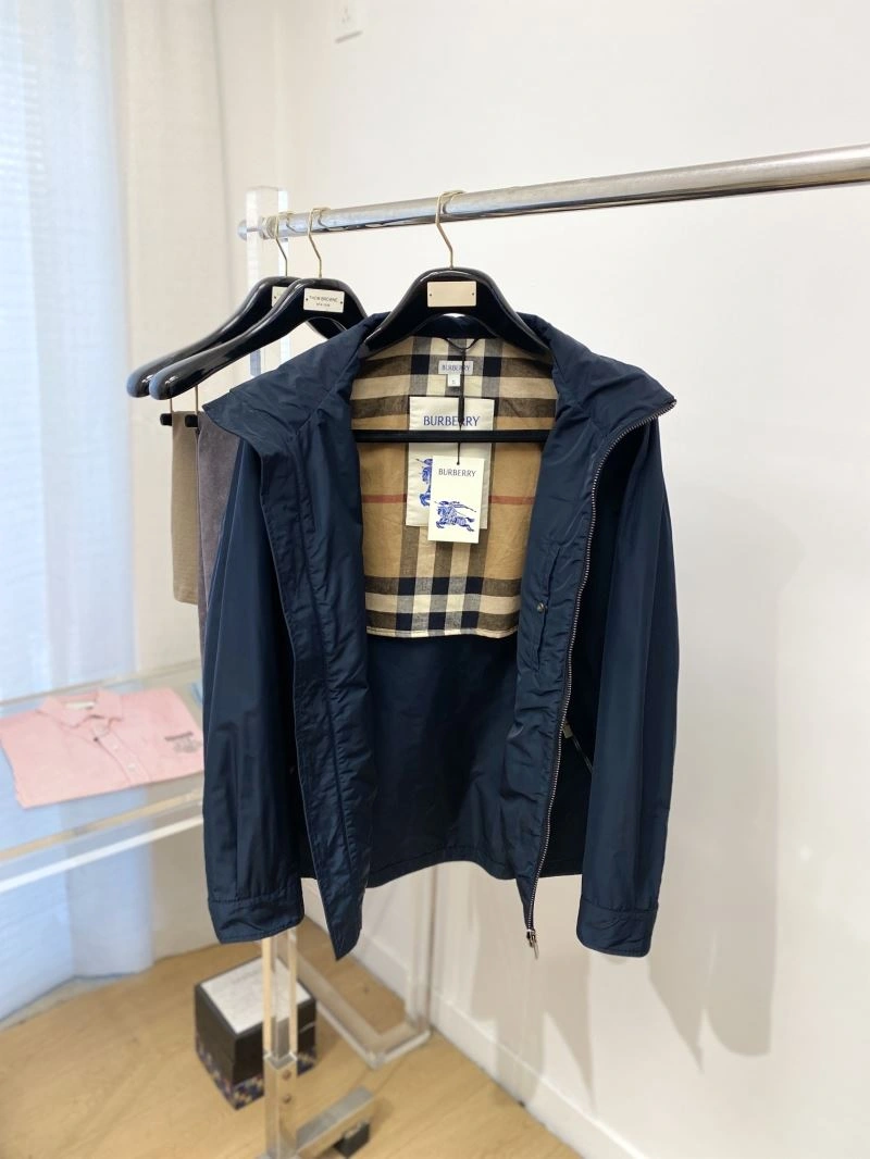 Accurate model Burberry Outwear