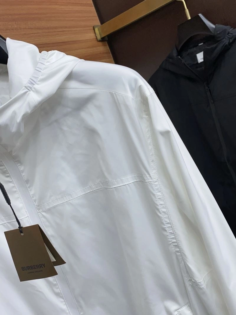 Accurate model Burberry Outwear