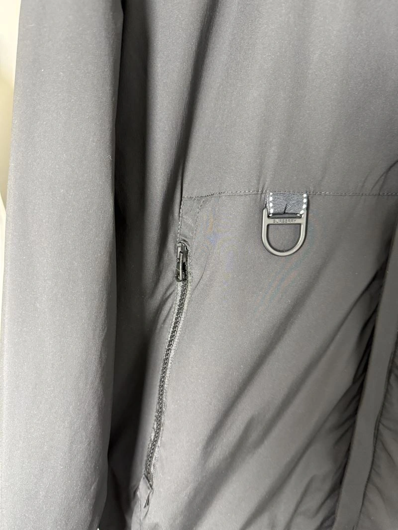 Low-cost Burberry Outwear